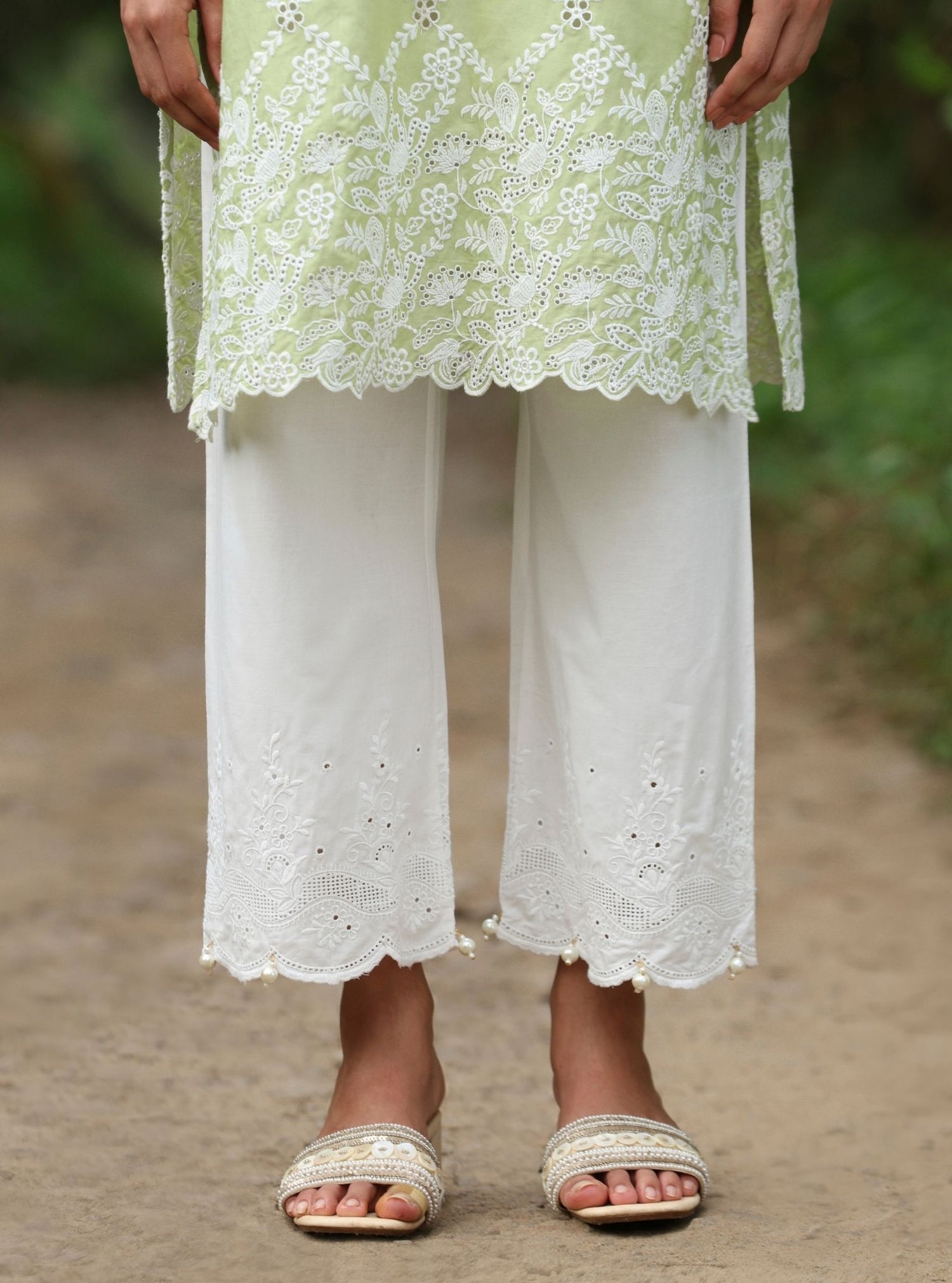 Mulmul Cotton Eesvari Light Green Kurta With Mulmul Cotton Revora Whit