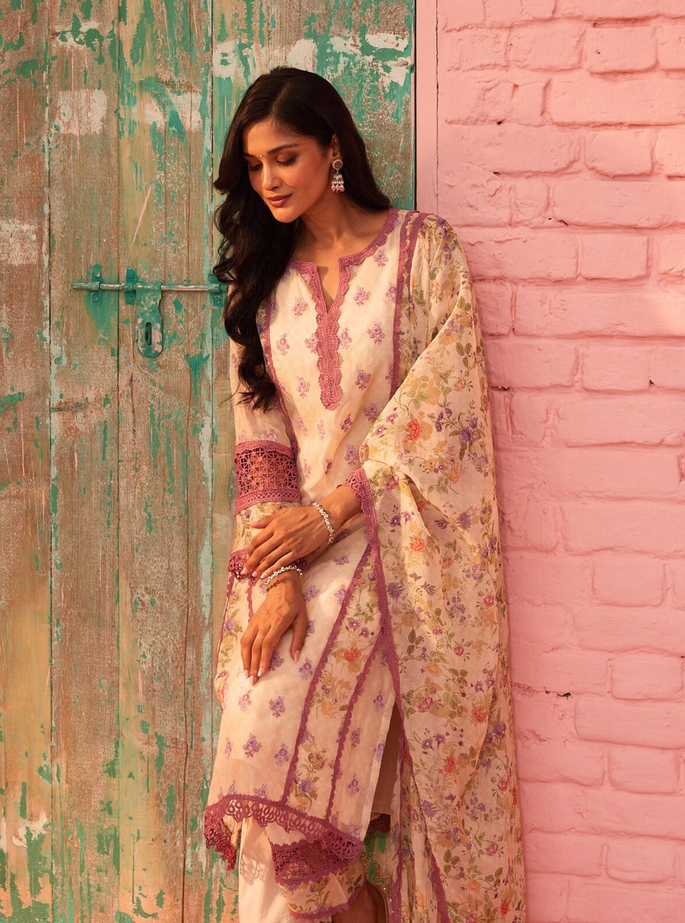 Mulmul Organza Printed Alwen Off White Kurta With Mulmul Cotton Alwen