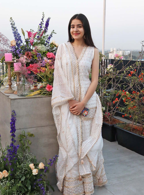 Mulmul Organza Sangli Off White Kurta With Mulmul Organza Sangli Off W