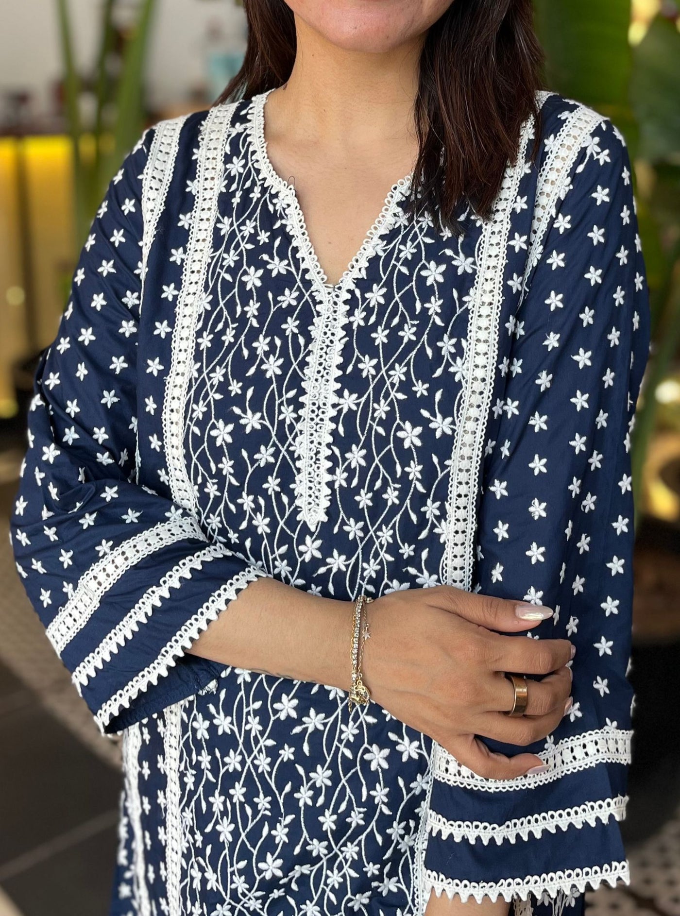 Mulmul Cotton Moira Navy Kurta With Mulmul Cotton Floral Ladder slim W