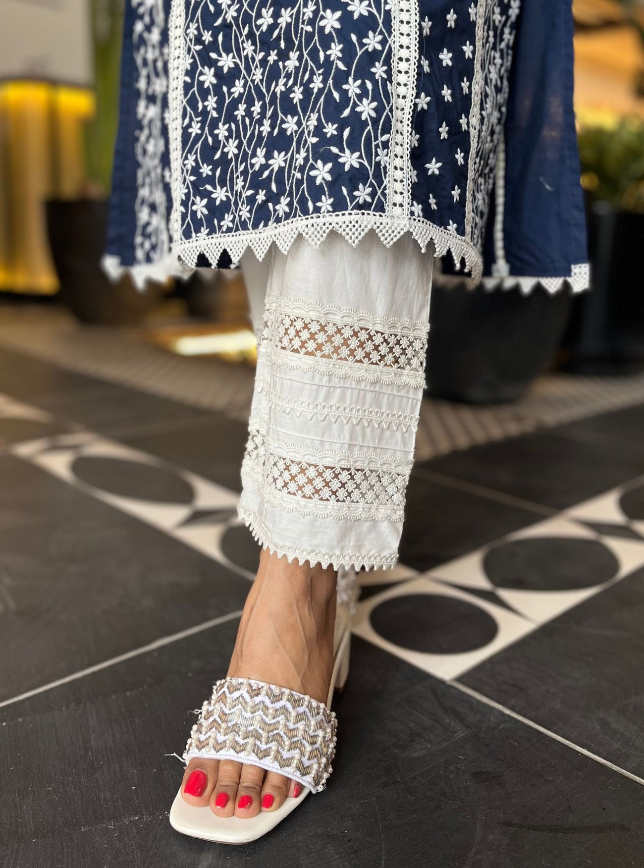 Mulmul Cotton Moira Navy Kurta With Mulmul Cotton Floral Ladder slim W