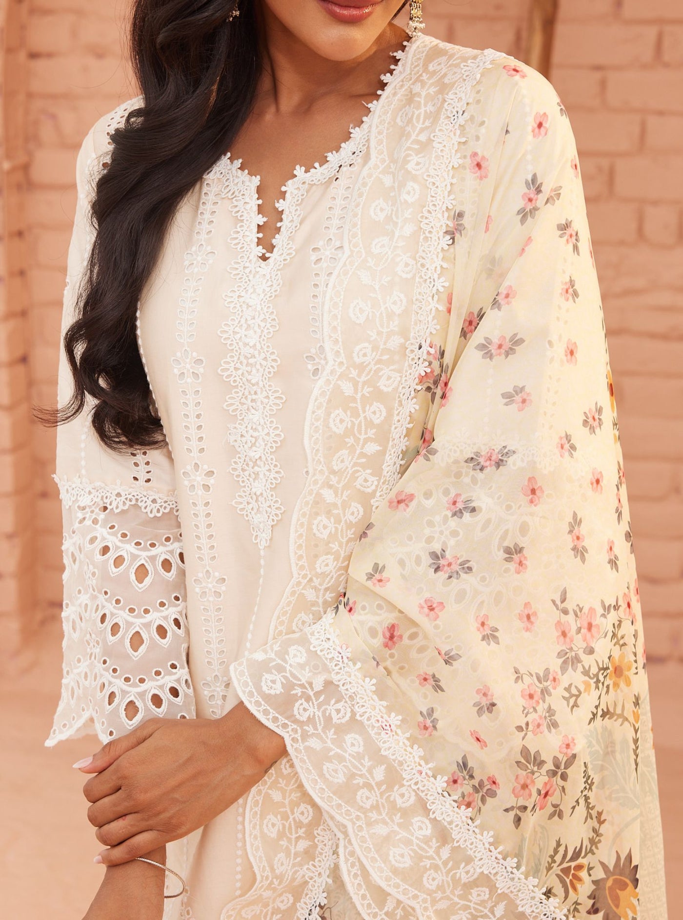 Mulmul Pima Vachi Off White Kurta with Mulmul Pima Vachi Off White Pan