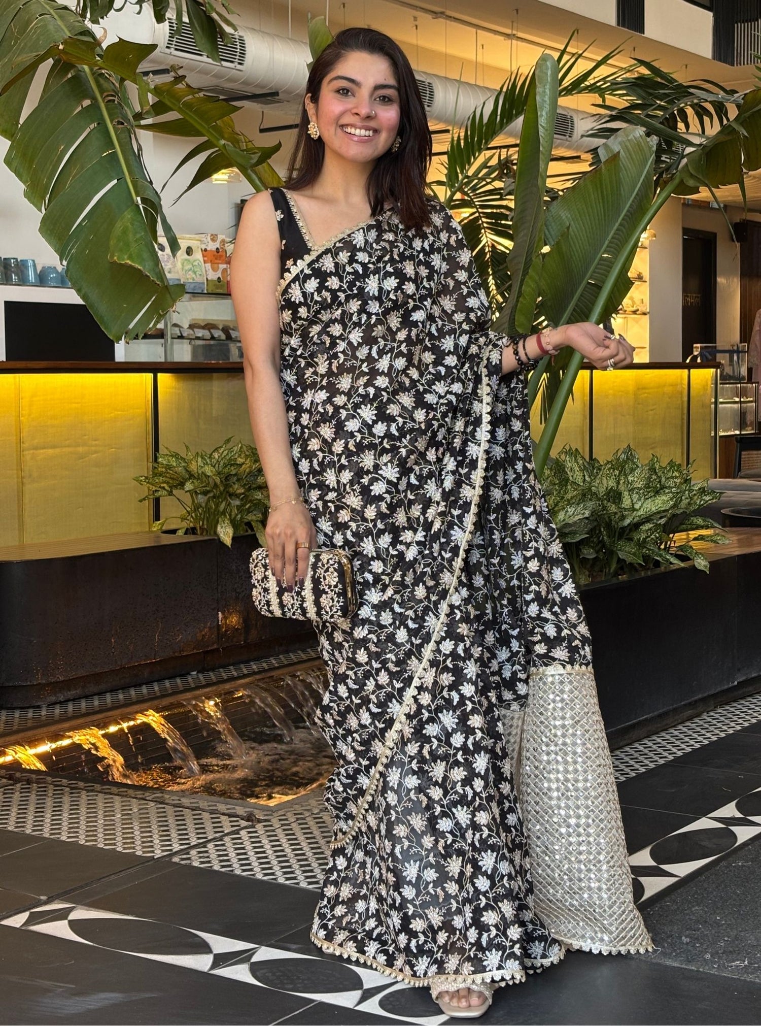 Elegant Designer Sarees - Traditional & Modern Styles | Mulmul