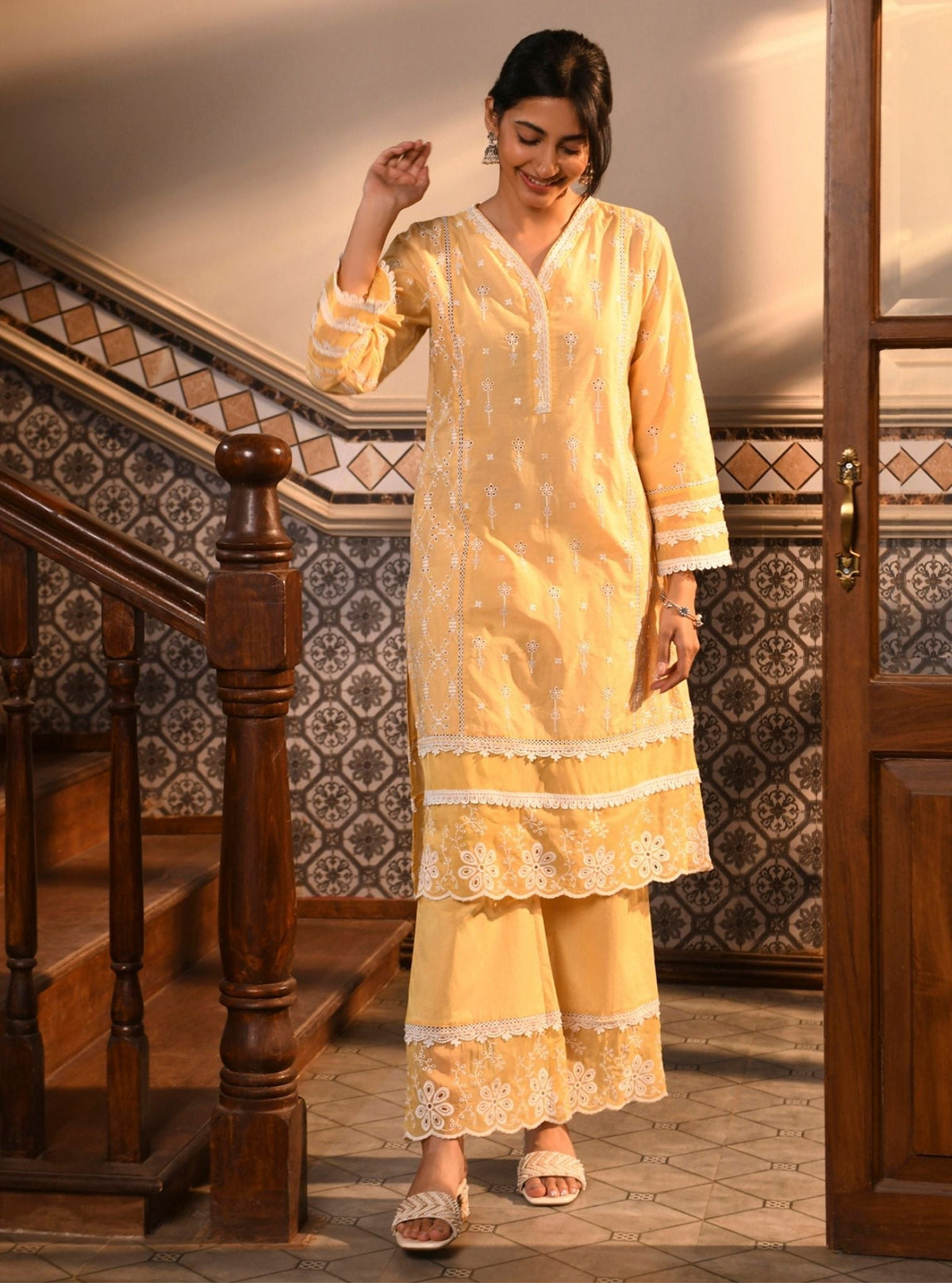Mulmul Cotton Gulnar Yellow Kurta With Mulmul Cotton Gulnar Yellow Pan