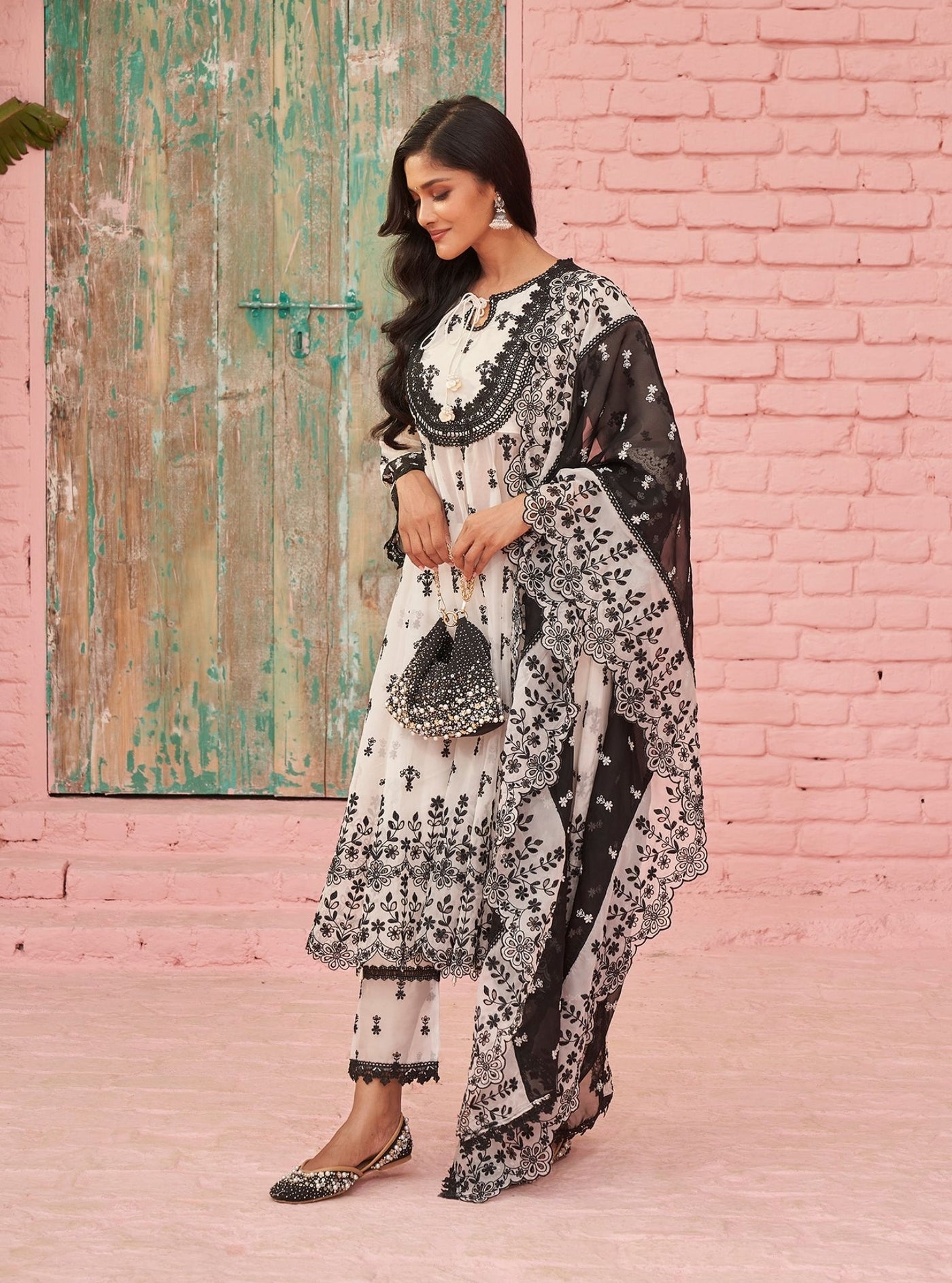 Mulmul Organza Sybil Off White Anarkali Kurta With Mulmul Cotton Sybil