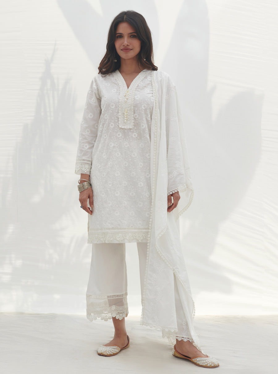 Mulmul Cotton Codli White Kurta With Mulmul Cotton Floral Lace Flared