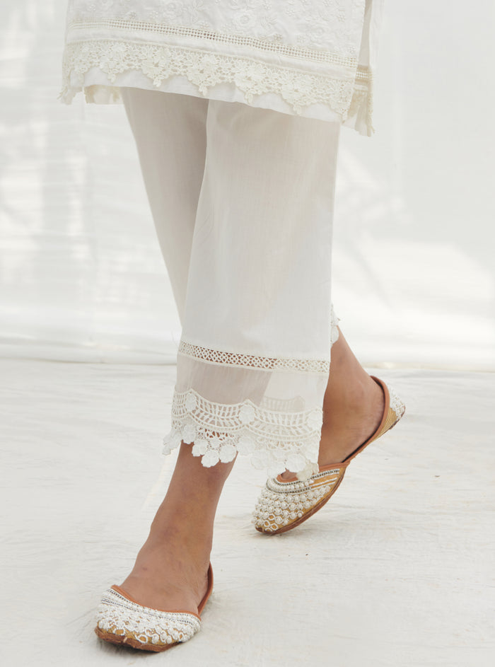 Mulmul Cotton Codli White Kurta With Mulmul Cotton Floral Lace Flared